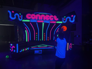 Glow Inflatable Connect 4 - TEXAS ENTERTAINMENT